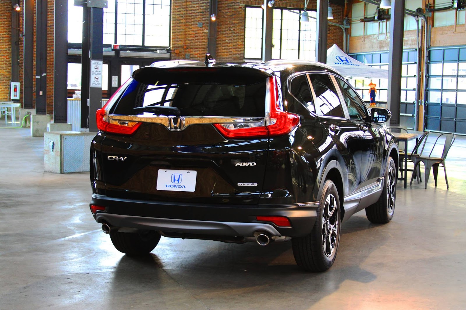 มาแล้ว !! All New Honda CR-V เจนใหม่ สานต่อความรุ่งเรืองสายพันธุ์ | Ridebuster.com