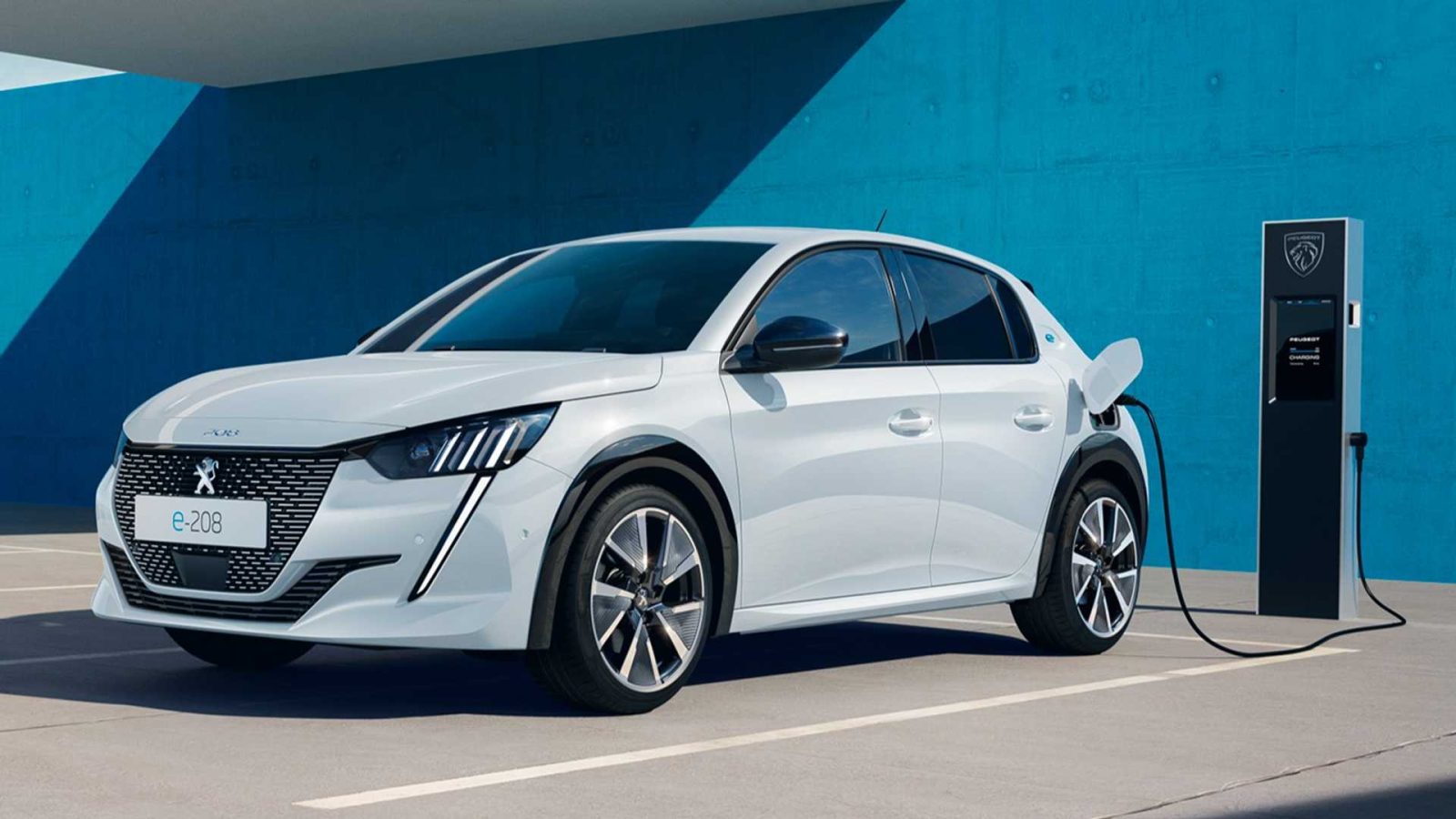 Peugeot e208 ปรับใหม่ แรงขึ้น วิ่งไกลขึ้น | Ridebuster.com