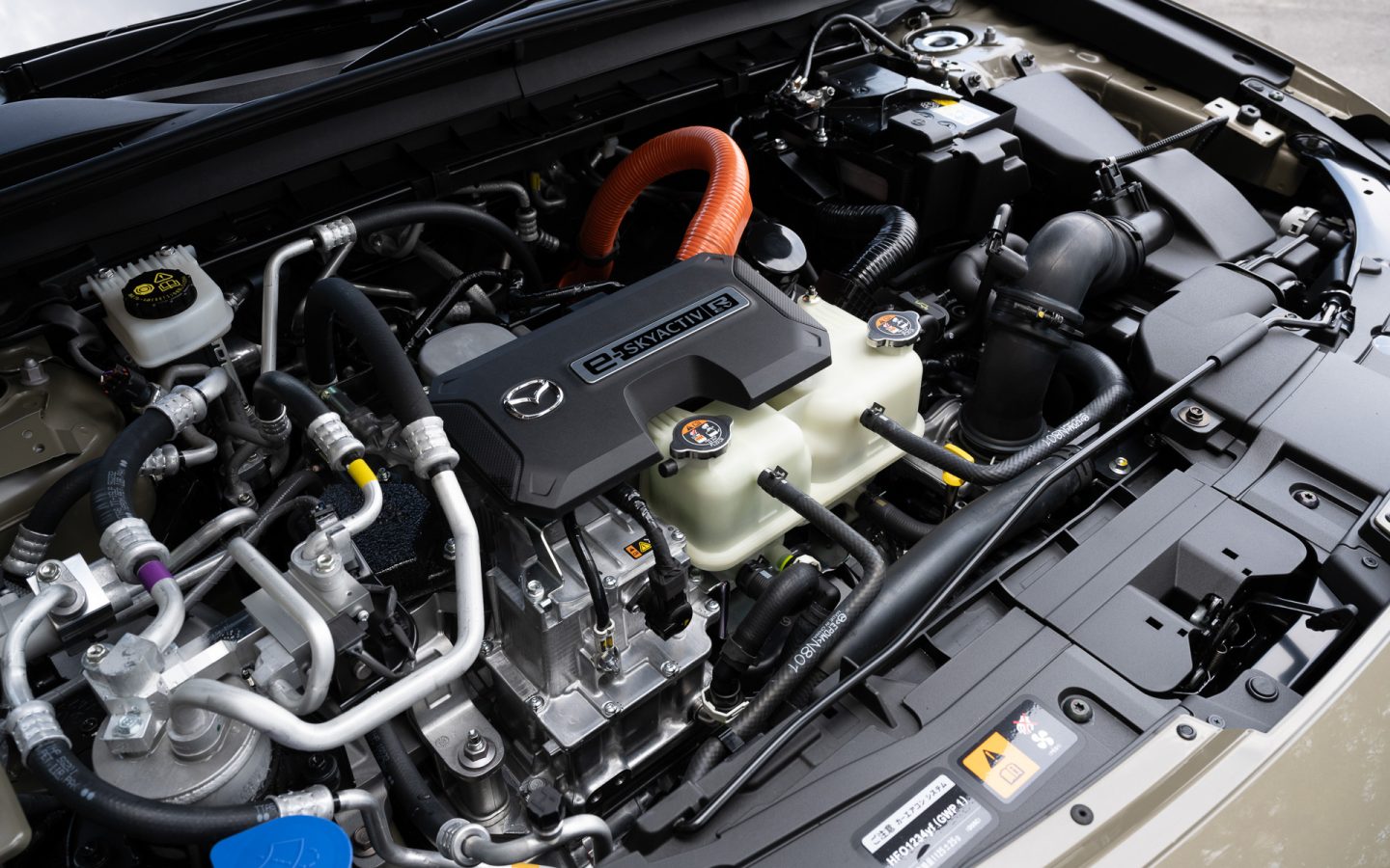 Mazda Skyactiv Z 4 สูบบล็อกใหม่ มาสด้า พร้อมขาย 2027 | Ridebuster.com