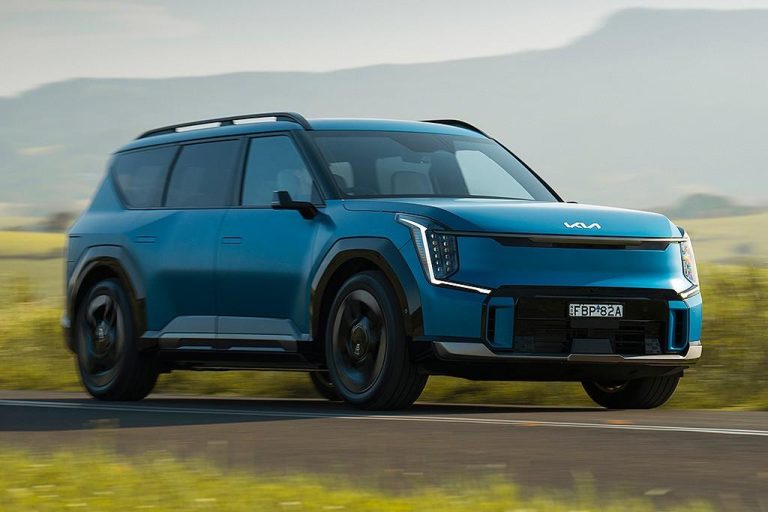 KIA EV9 คว้ารางวัล World Car of The Years 2024 แซง Volvo EX30 / BYD Seal | Ridebuster.com